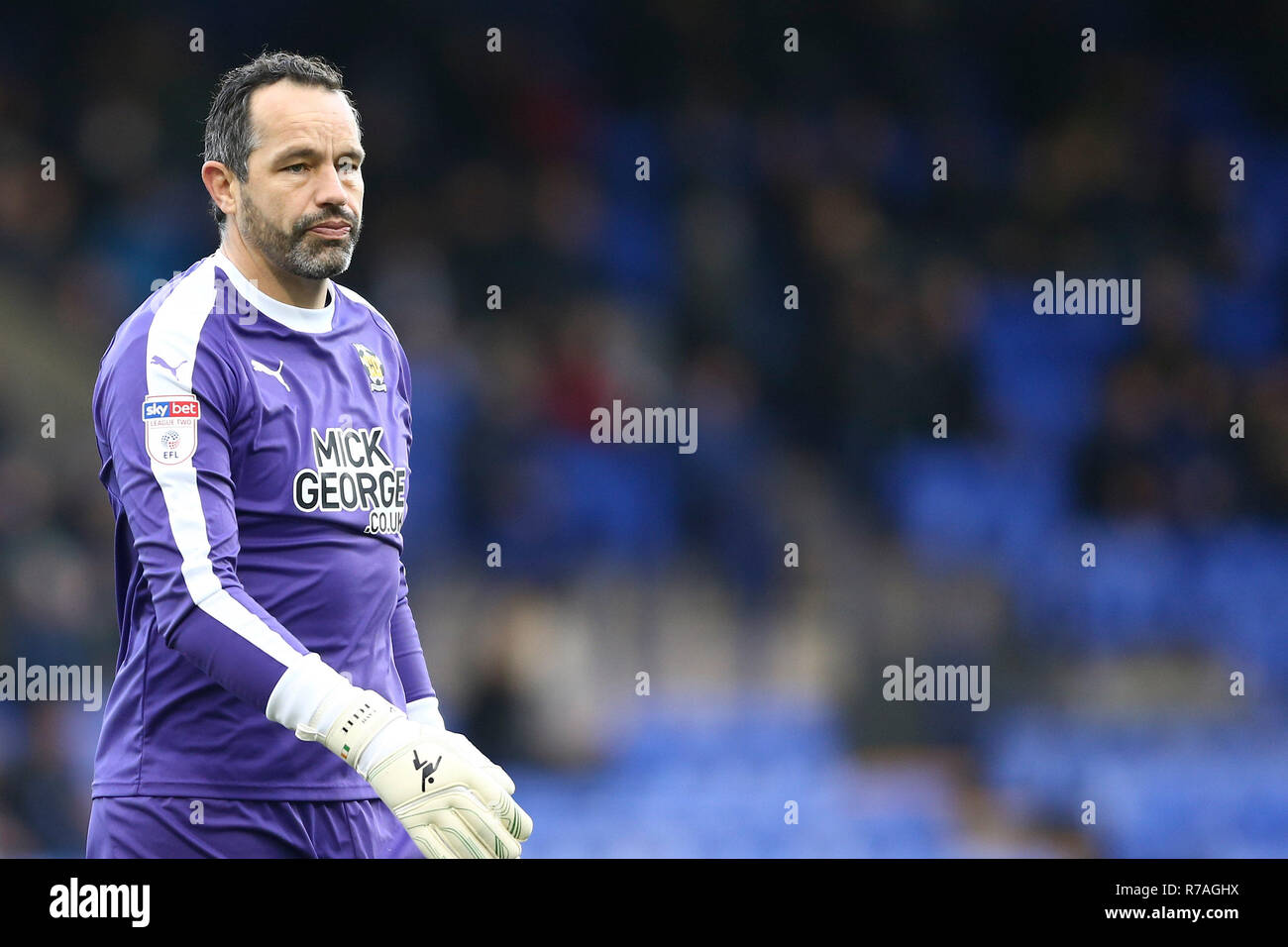 Cambridge united goalkeeper hi-res stock photography and images - Alamy