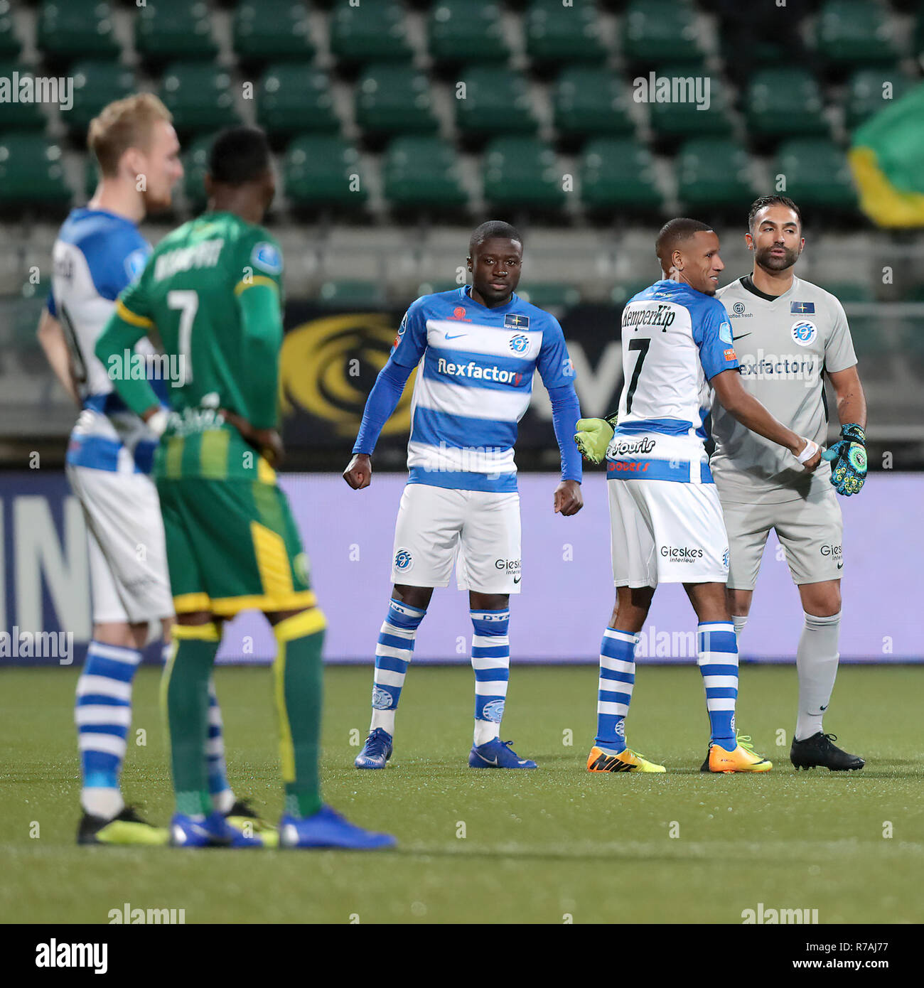 Goalkeeper agil etemadi hi-res stock photography and images - Alamy
