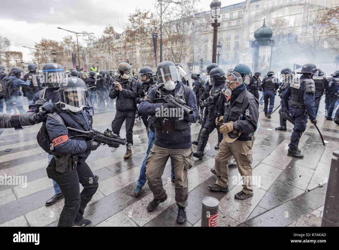 Paris riots 2018 hi-res stock photography and images - Alamy