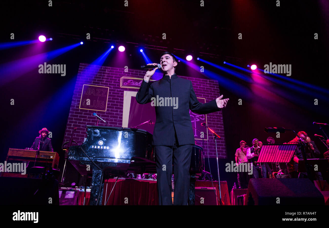 Soft cell singer marc almond hi-res stock photography and images - Alamy