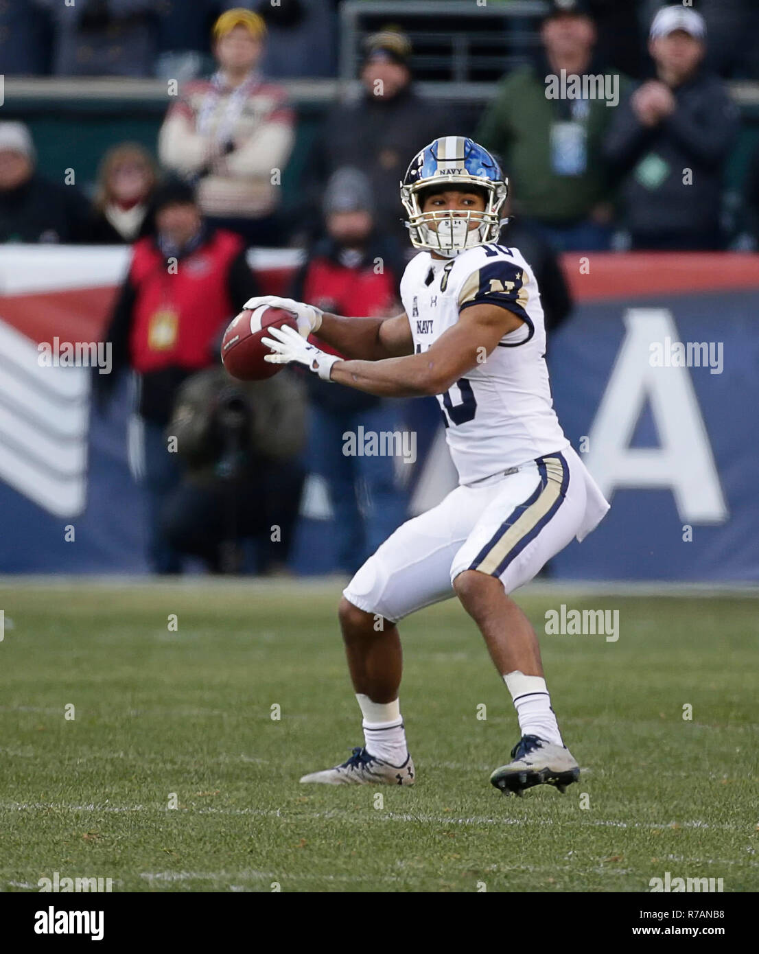 Philadelphia, USA. 8th Dec, 2018. Navy Midshipmen QB #10 Malcolm Perry ...