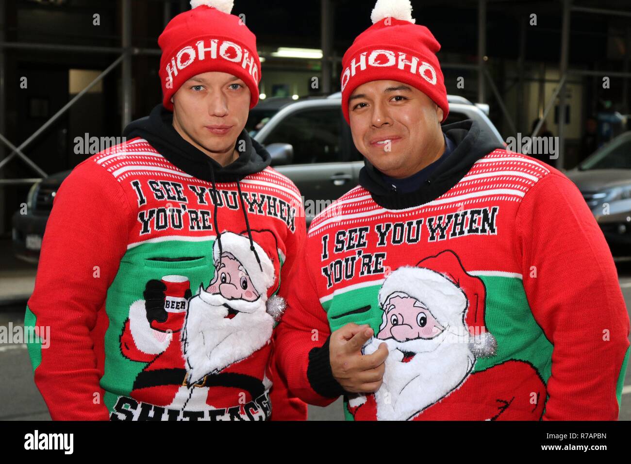 New York, USA. 8th Dec, 2018. Santa Con, the city-wide annual bar crawl ...