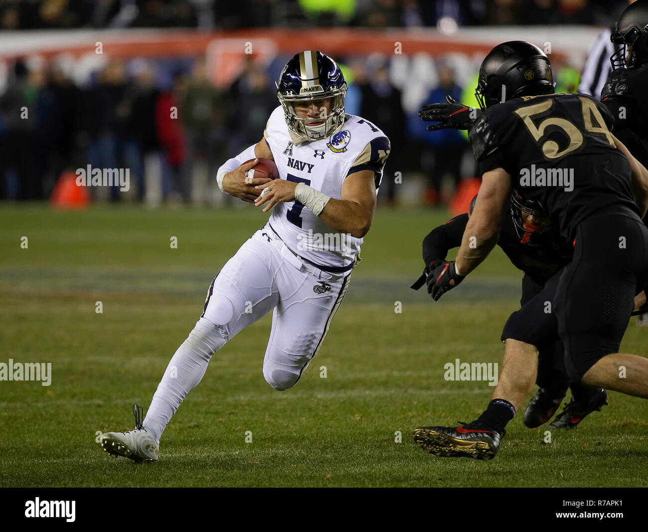 Philadelphia, USA. 8th Dec, 2018. Navy Midshipmen QB #7 Garret Lewis ...