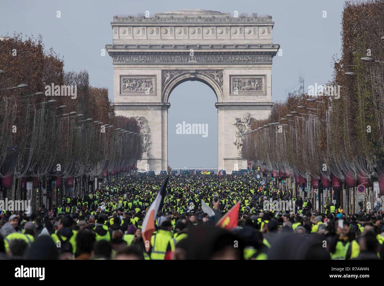 Protests paris hi-res stock photography and images - Alamy