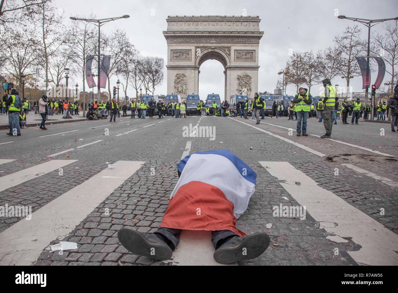 Protesters french demonstration hi-res stock photography and images - Alamy
