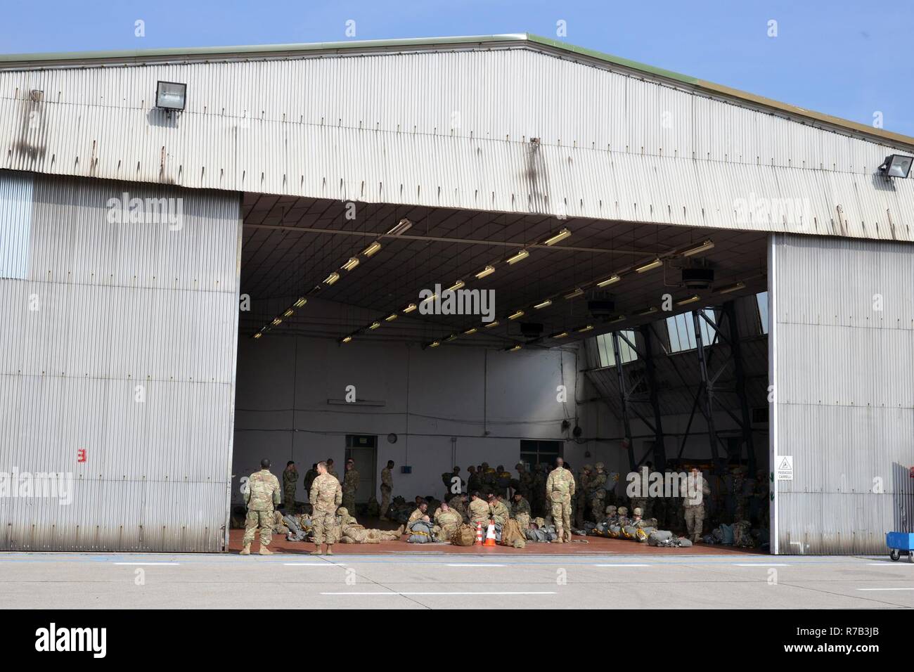 U.S. Army paratroopers assigned to the 173rd Brigade Support Battalion ...