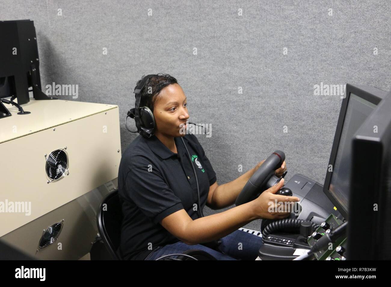 Virtual convoy operations trainer hi-res stock photography and images ...