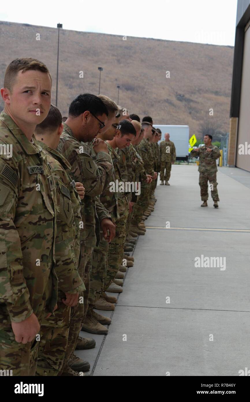 More than 300 Soldiers prepare to enter a hangar on Marshall Army ...