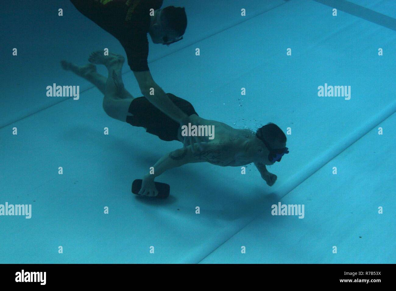 Usmc water survival instructors hi-res stock photography and images - Alamy