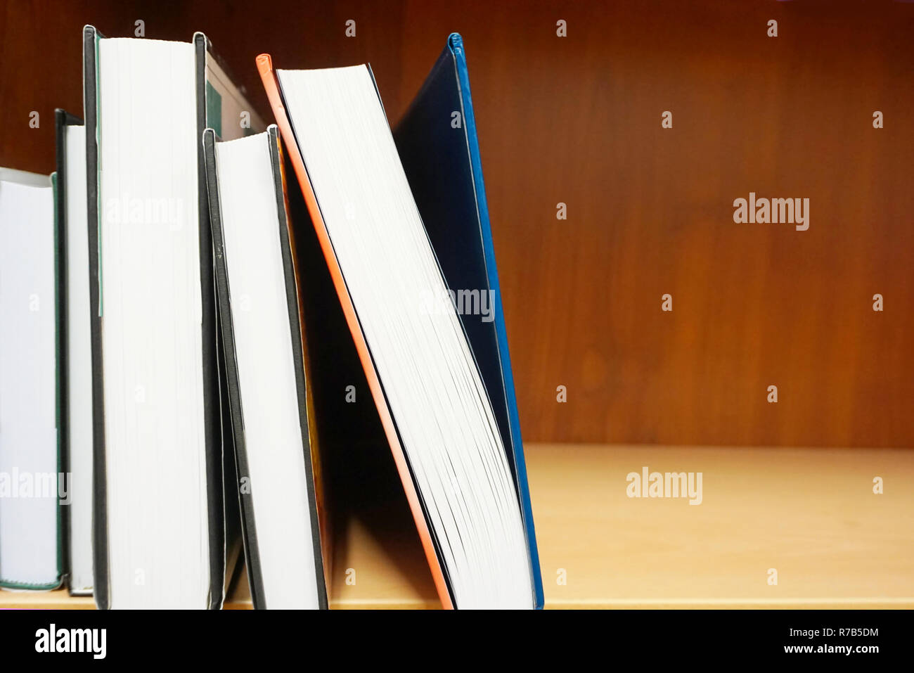 Bookshelf textbook hi-res stock photography and images - Alamy