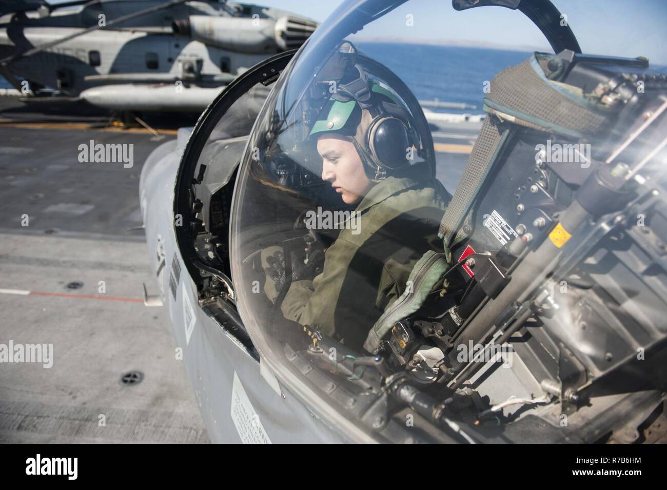 Cockpit t 38 hi-res stock photography and images - Alamy