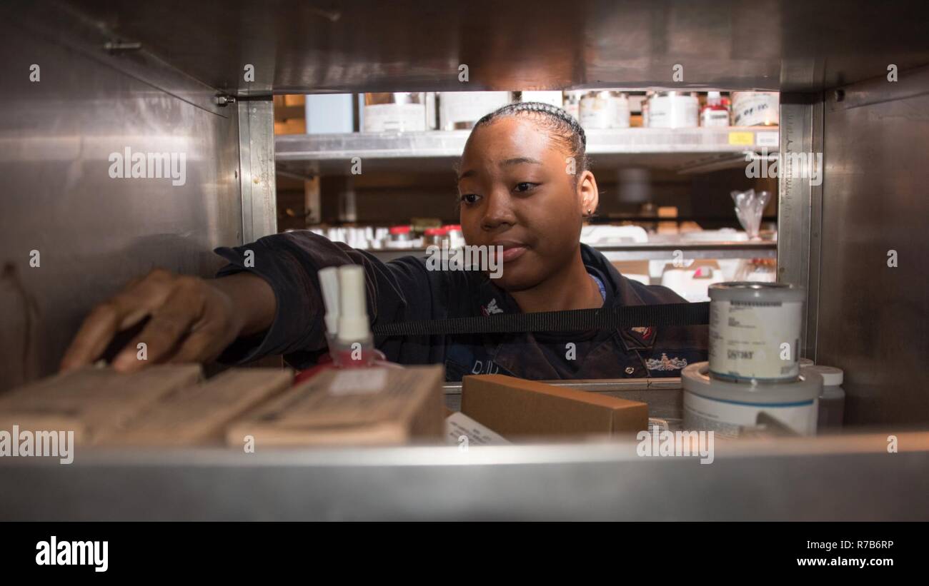 WESTERN PACIFIC (May 5, 2017) Machinist’s Mate 3rd Class Kierra Davis ...