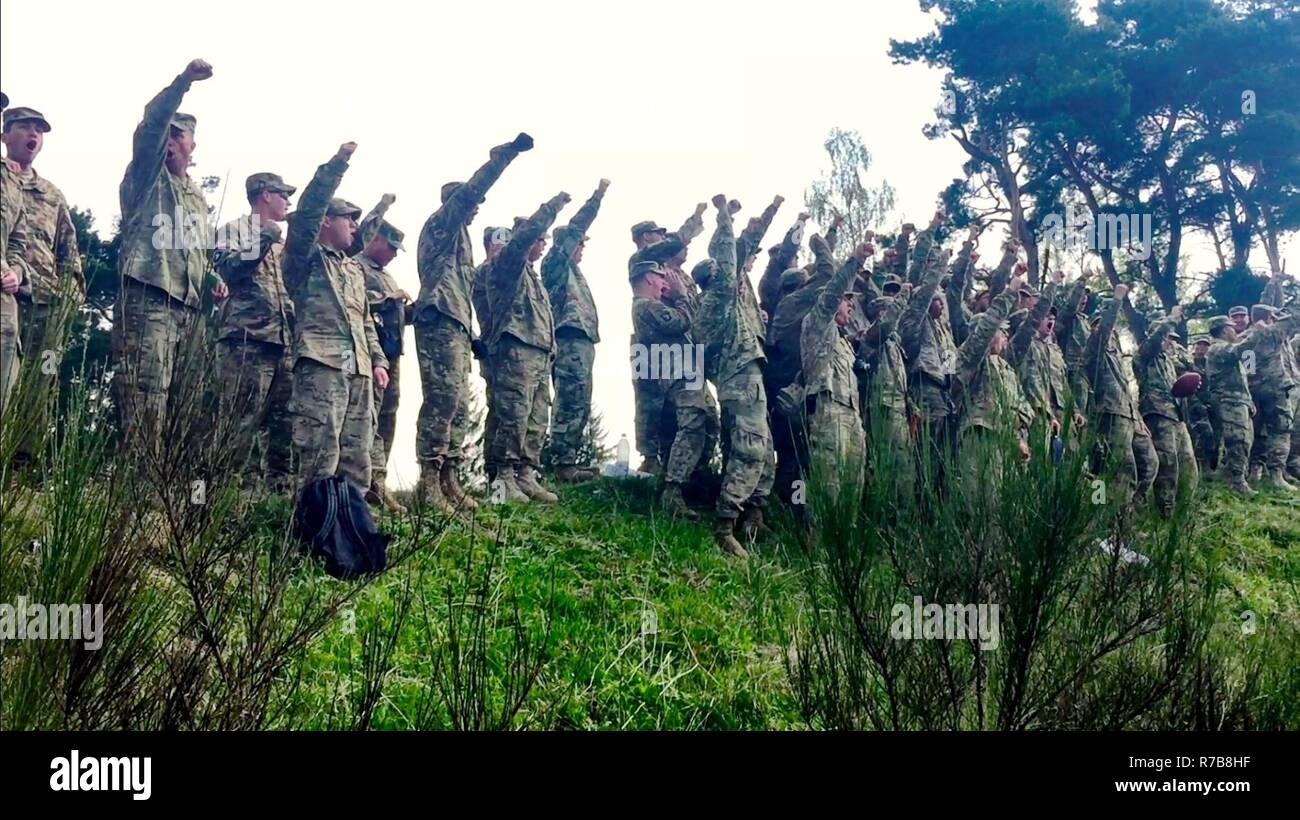 Soldiers of 3rd Armored Brigade Combat Team, 4th Infantry Division ...