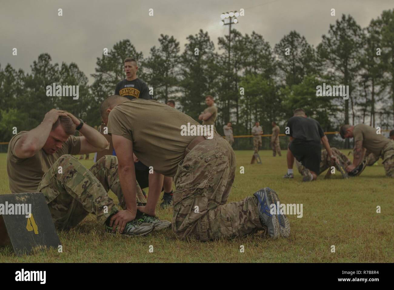 Paratroopers with the 2nd Battalion, 501st Parachute Infantry Regiment ...