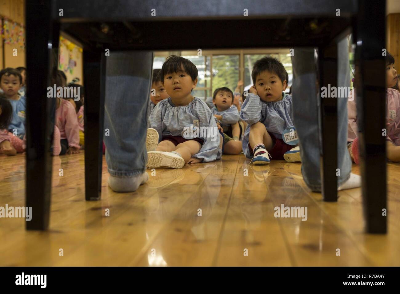 Josho Hoikuen Preschool students meet volunteers with the Marine ...
