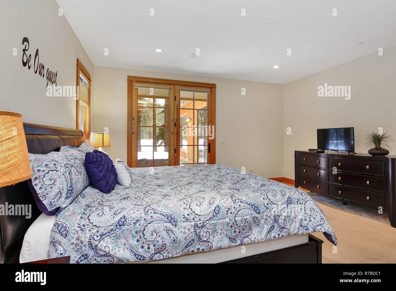 Guest room doors hi-res stock photography and images - Alamy