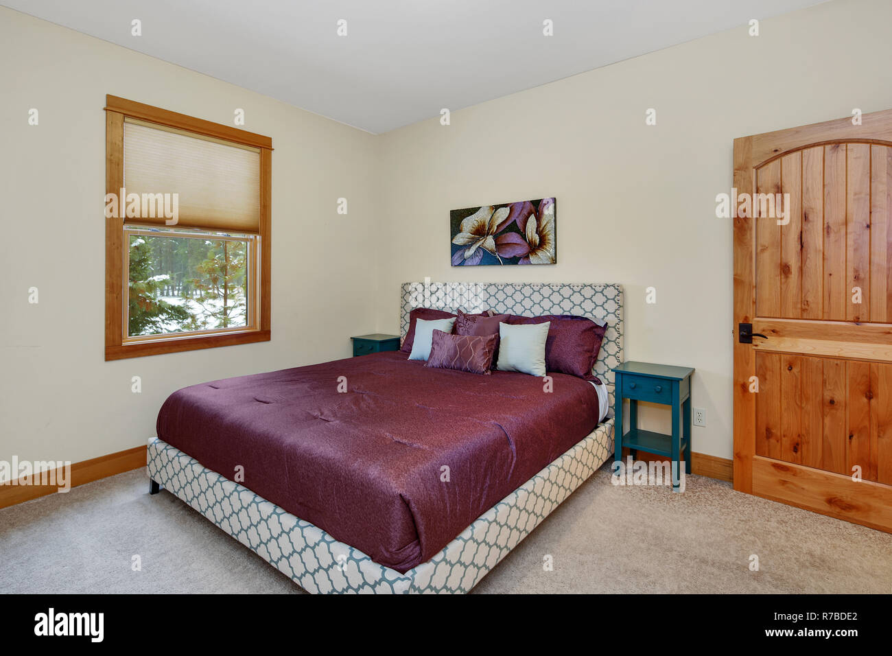 Upholstered bed hi-res stock photography and images - Alamy