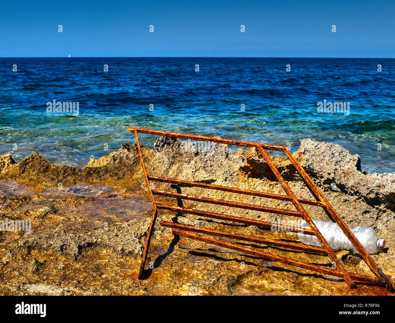 Litterbug hi-res stock photography and images - Alamy