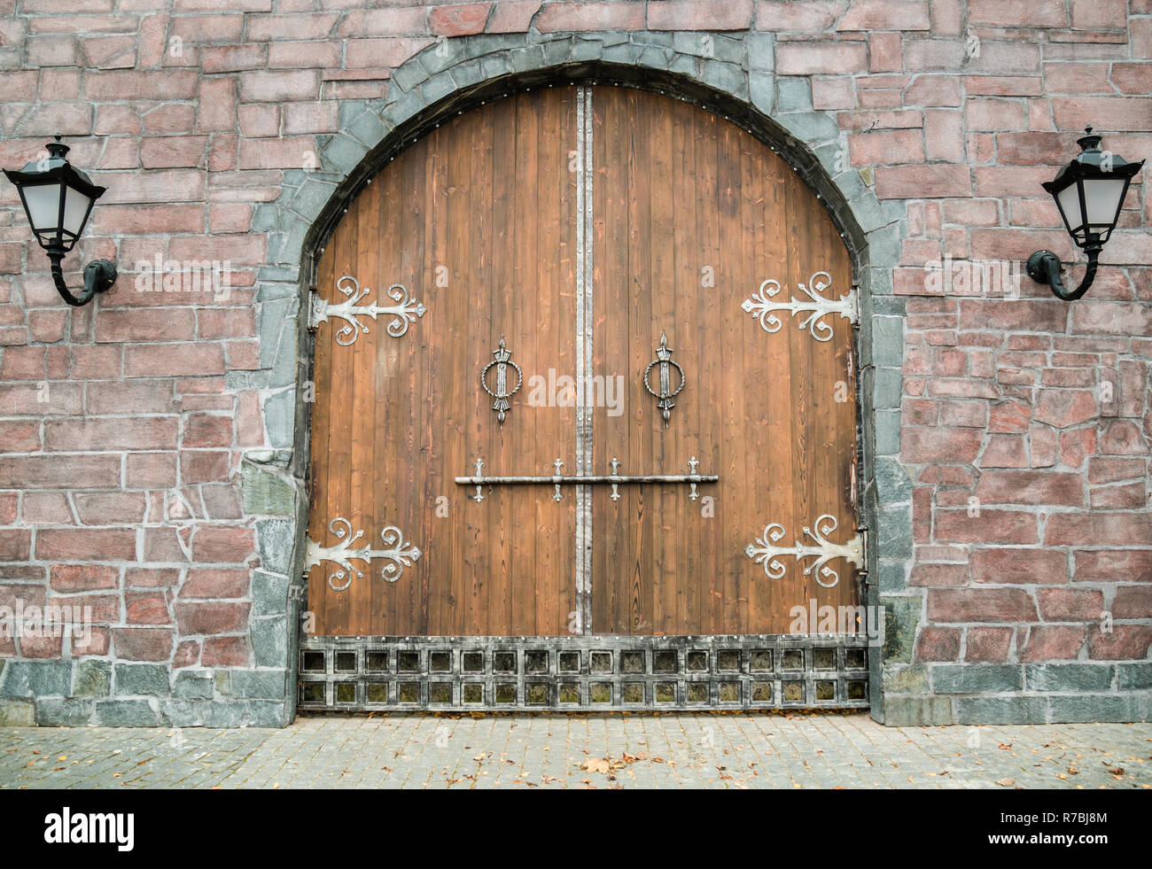 Old medieval wooden gate. Beautiful historic decoration Stock Photo - Alamy