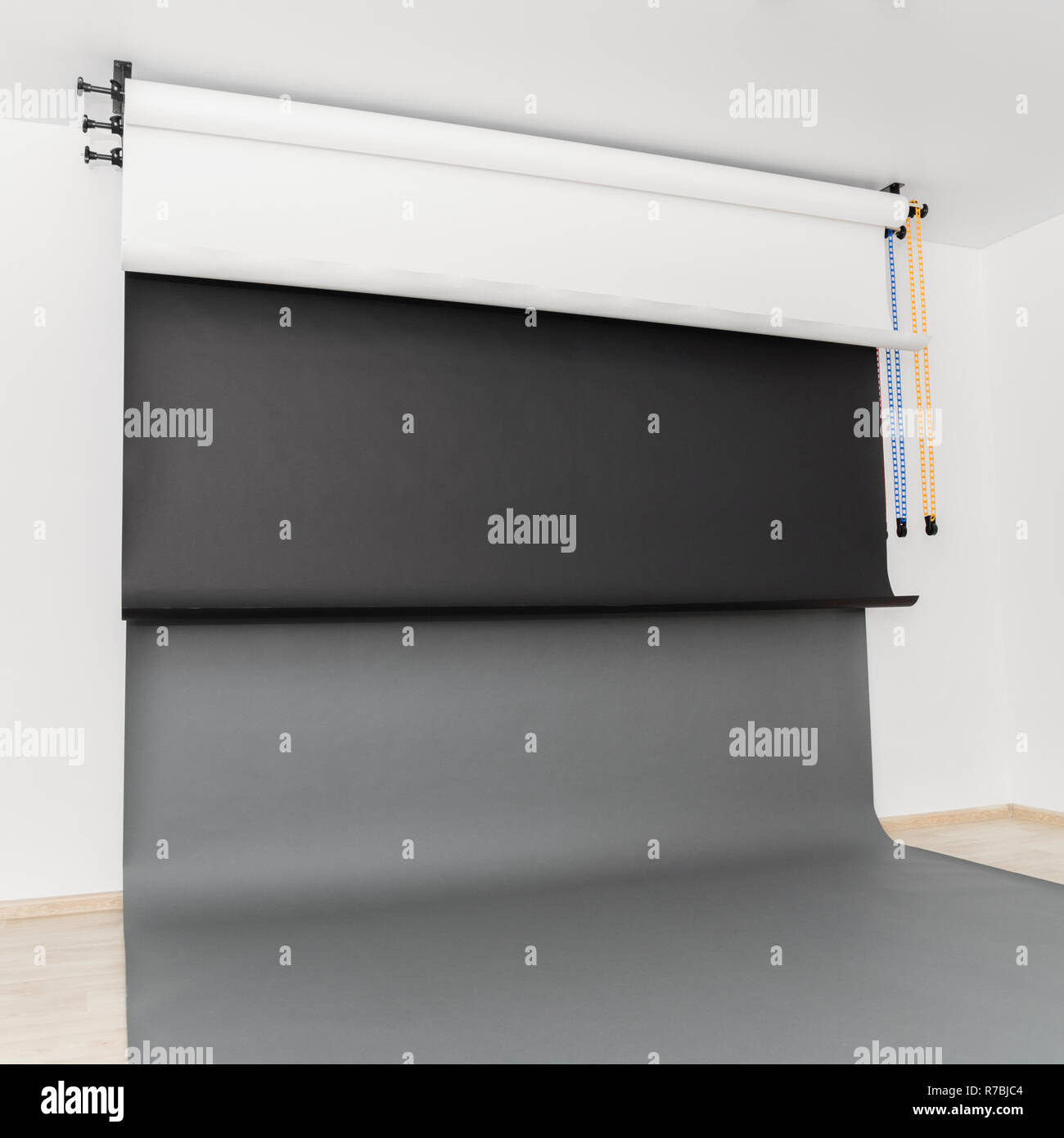 Photo studio at home. New paper backgrounds Stock Photo - Alamy
