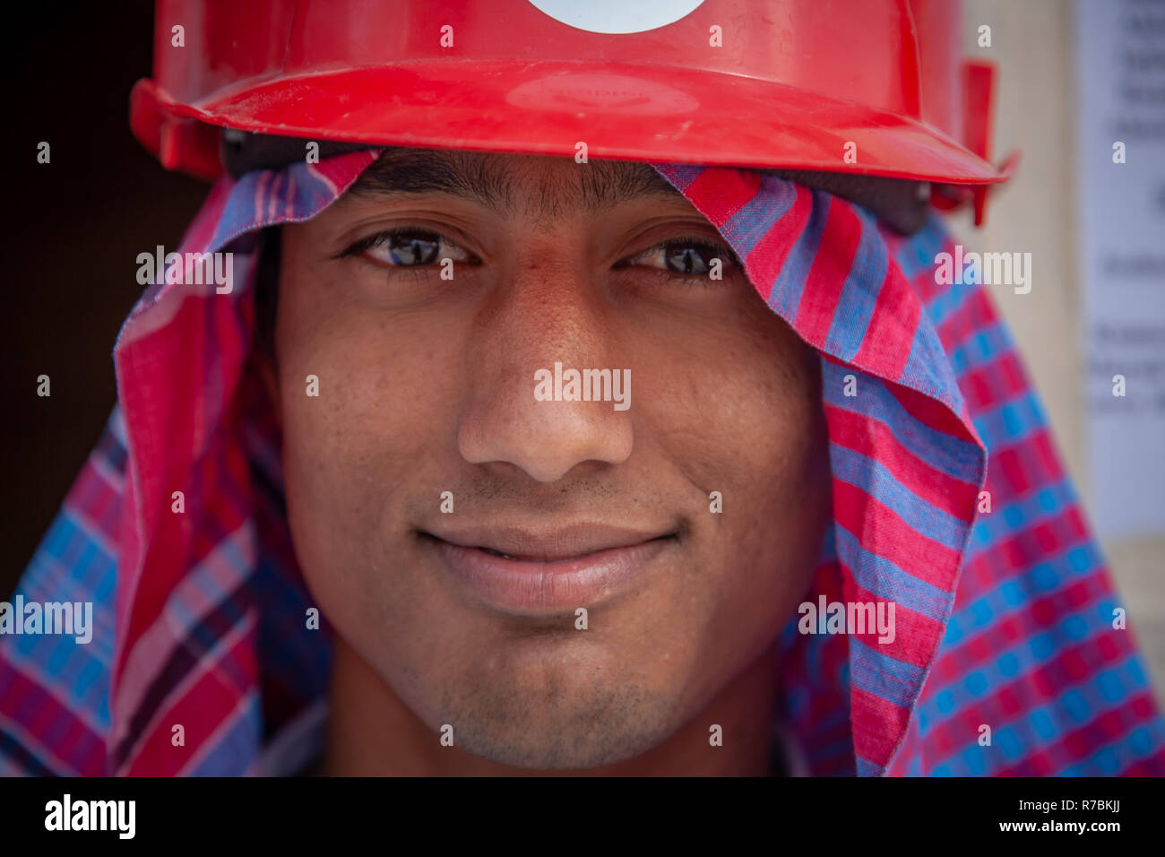 Industrial workers smiling face hi-res stock photography and images - Alamy