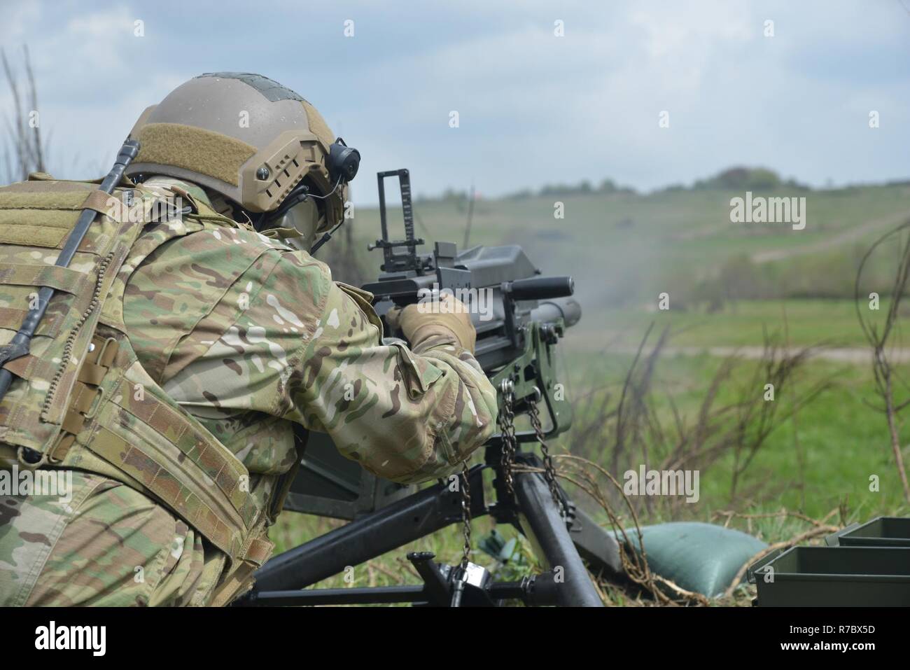 Firing an mk19 hi-res stock photography and images - Alamy