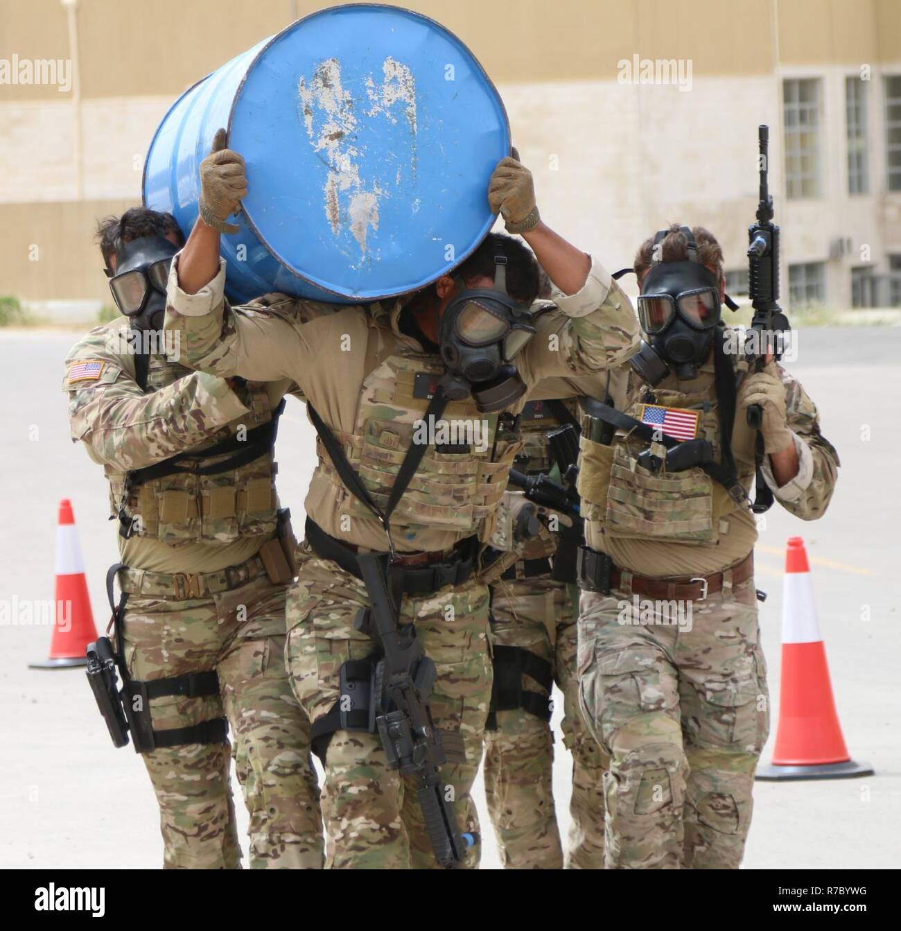 Soldiers with Special Operations Command Forward – Jordan move toward ...