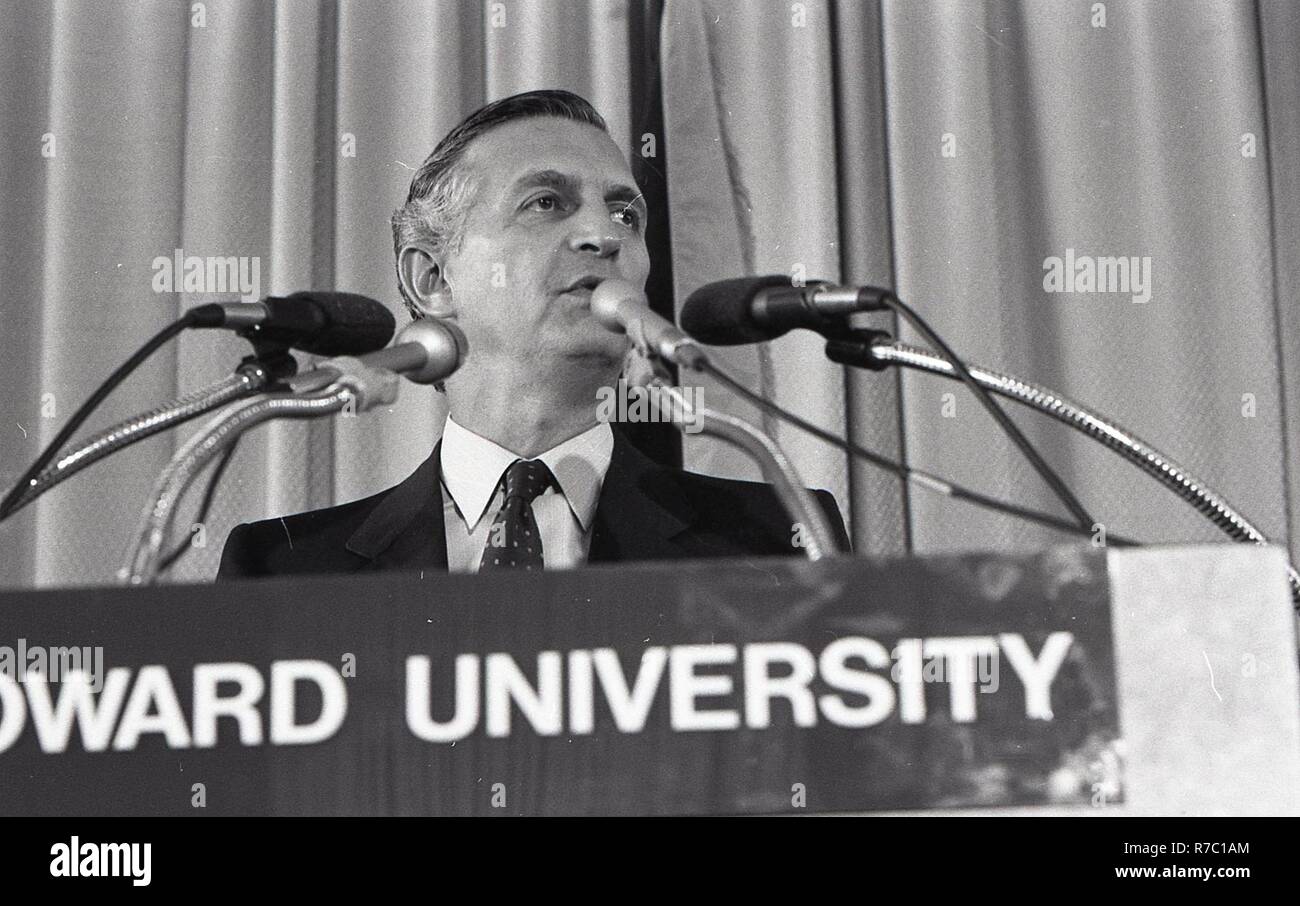 EDWARD SEAGA IS AT THE PODIUM GIVING A SPEECH AT HOWARD UNIVERSITY ...