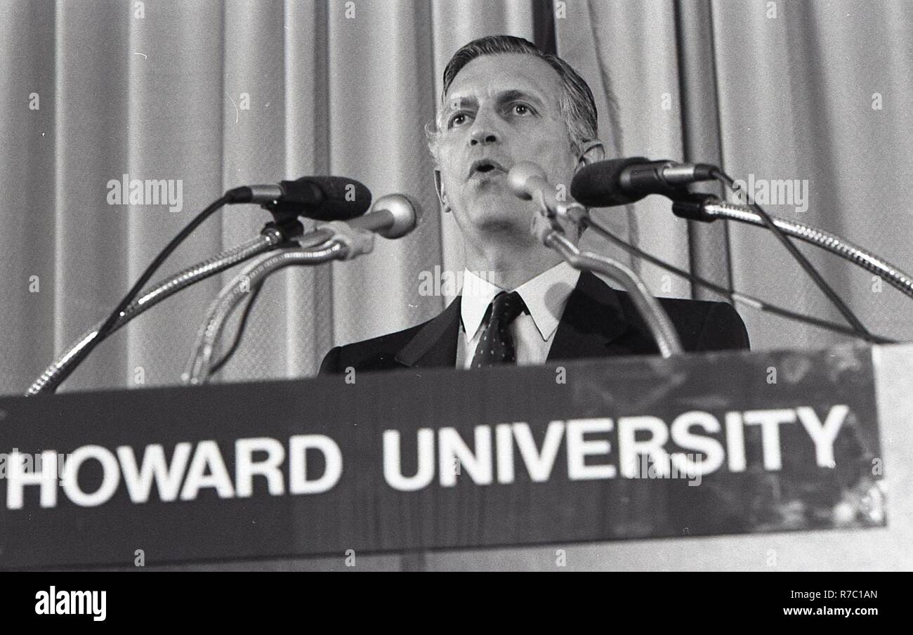 EDWARD SEAGA IS AT THE PODIUM GIVING A SPEECH AT HOWARD UNIVERSITY ...