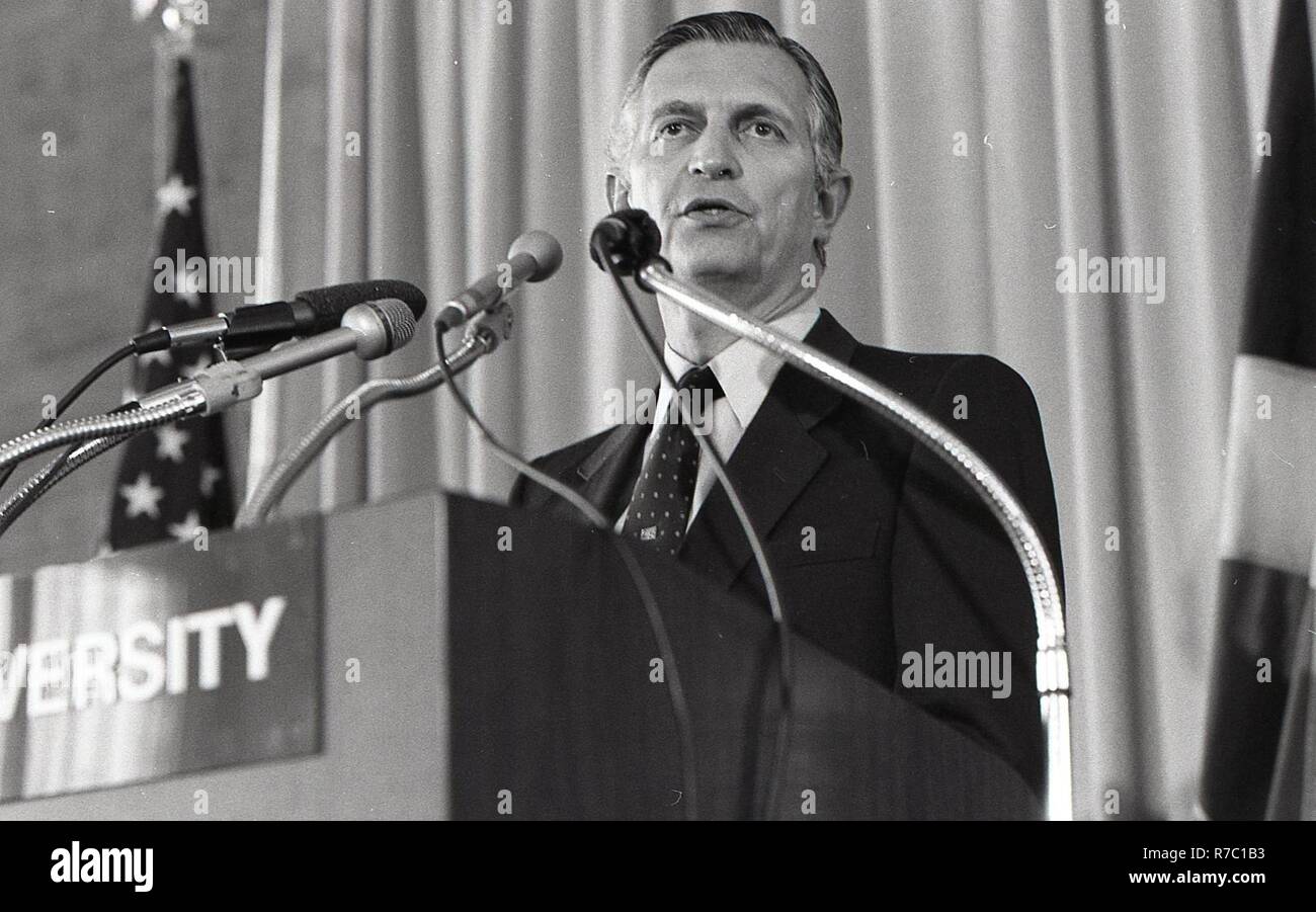 EDWARD SEAGA IS AT THE PODIUM GIVING A SPEECH AT HOWARD UNIVERSITY ...