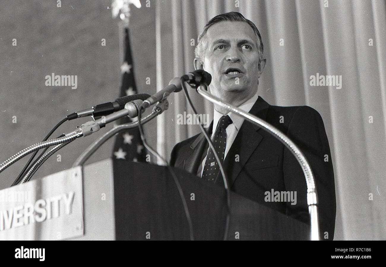 EDWARD SEAGA IS AT THE PODIUM GIVING A SPEECH AT HOWARD UNIVERSITY ...