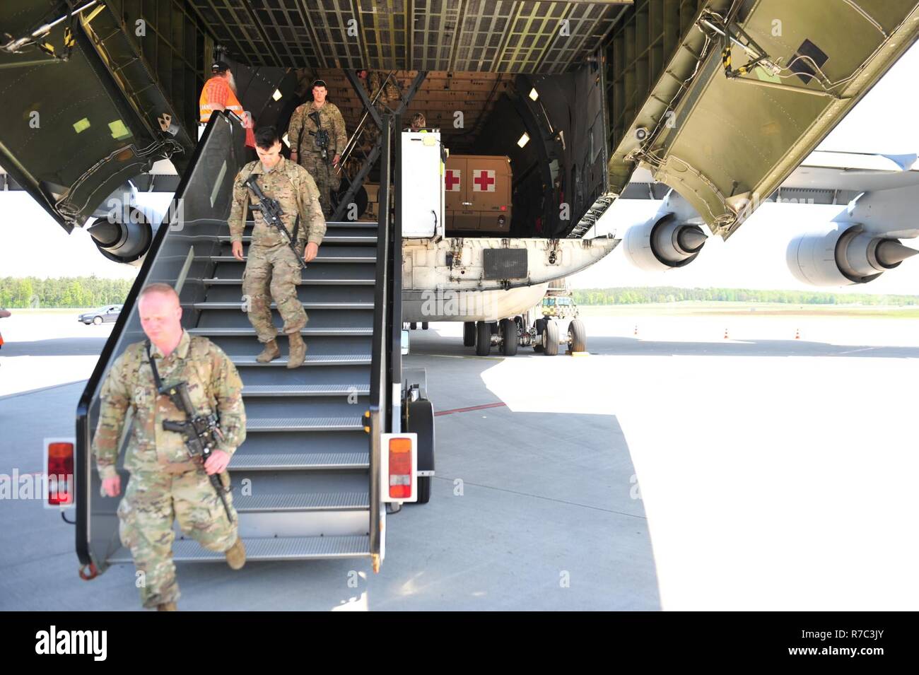 Soldiers from 2nd Battalion, 12th Infantry Regiment, 2nd Infantry ...
