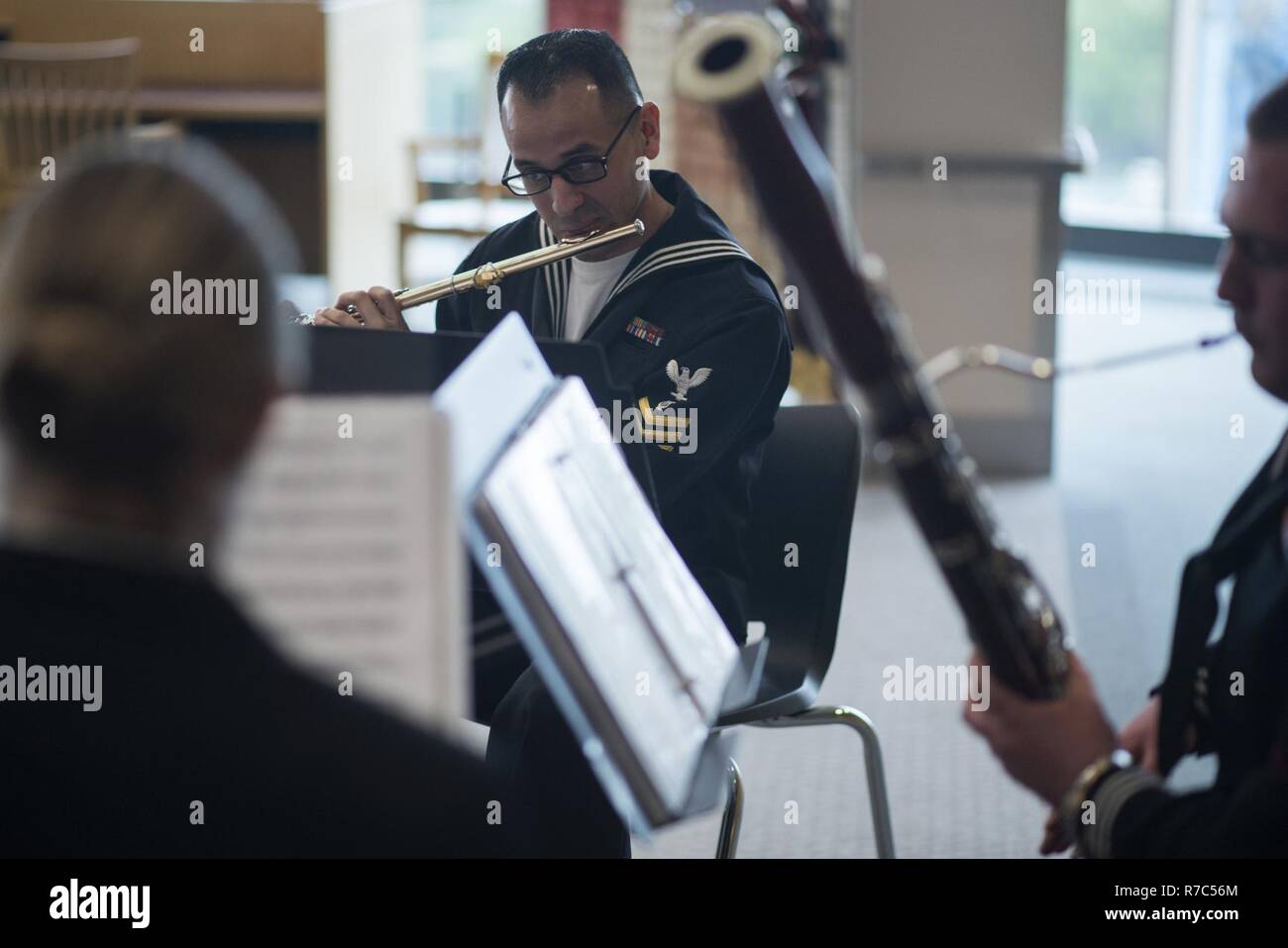Usns aguas hi-res stock photography and images - Alamy