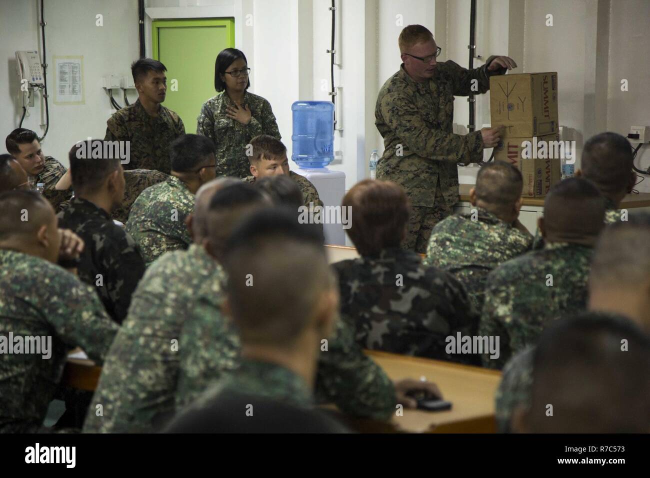 Crows foot military hi-res stock photography and images - Alamy
