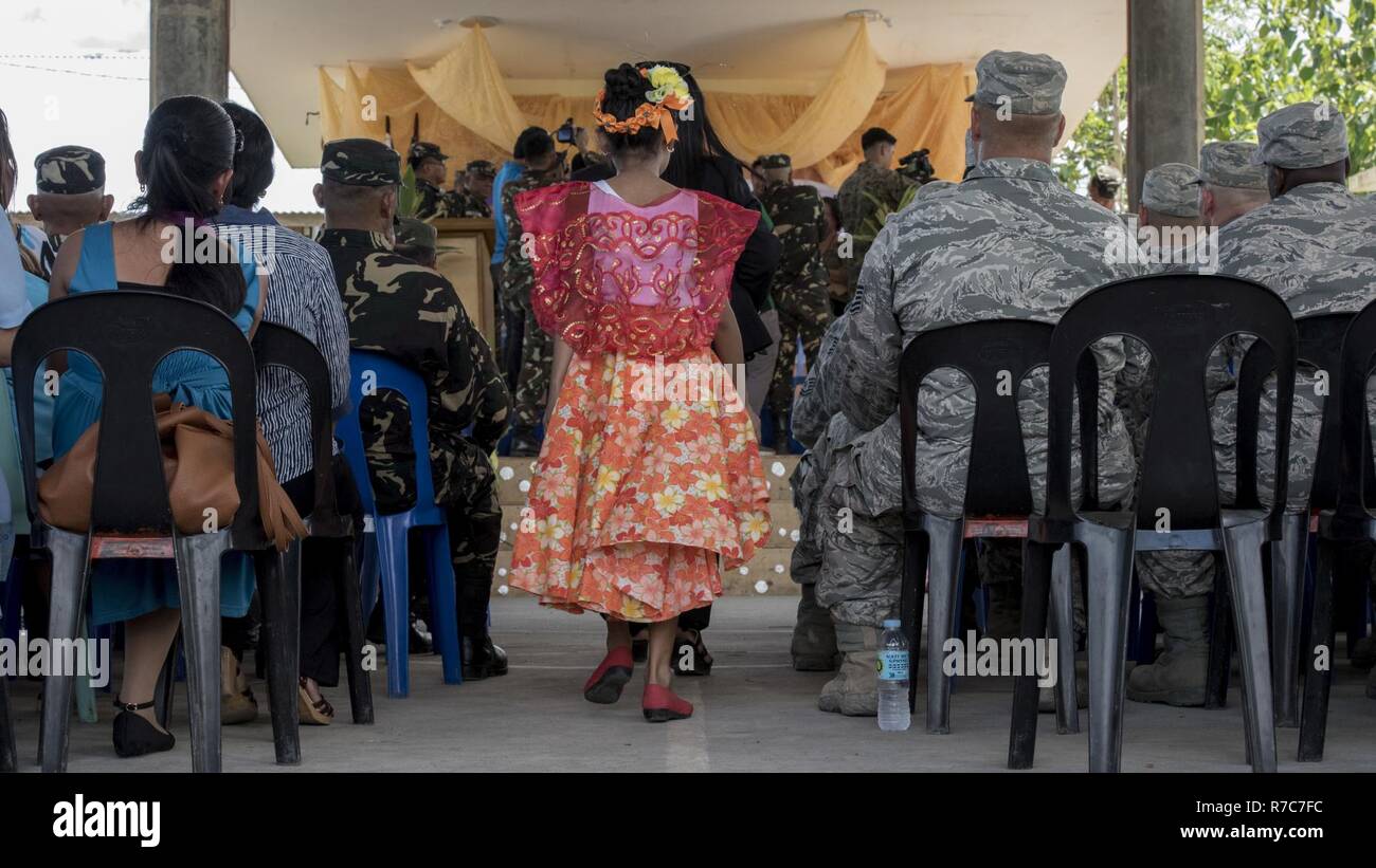 Philippine school girl hi-res stock photography and images - Alamy