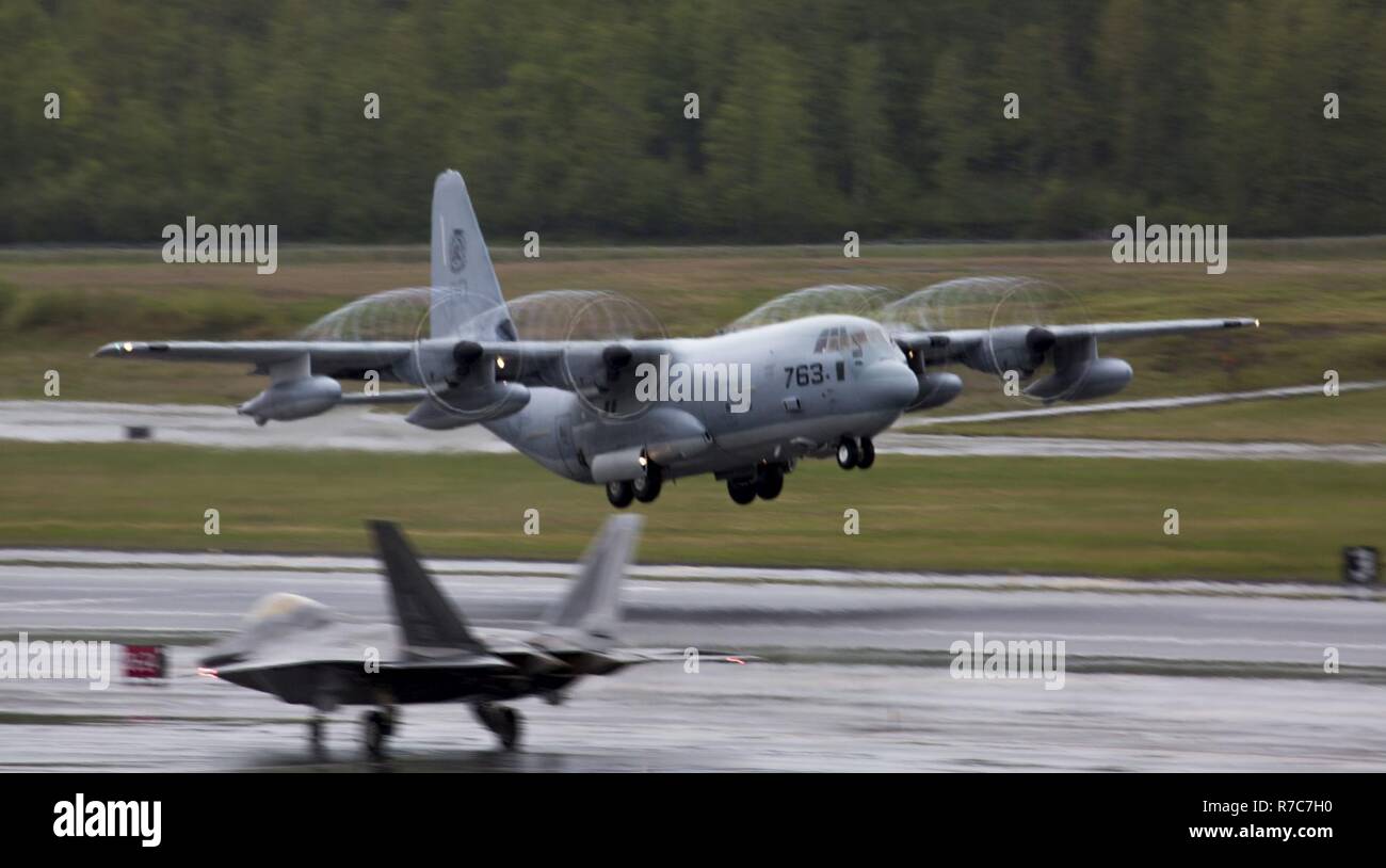 Marine Aerial Refueler Transport Squadron (VMGR) 152 conducts flight ...
