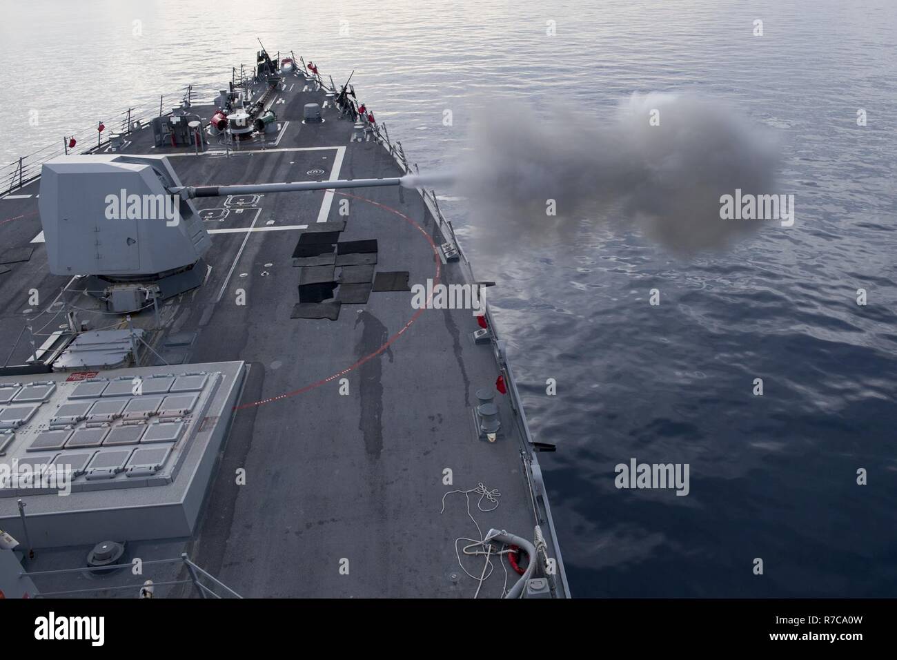 Uss intrepid gun hi-res stock photography and images - Alamy