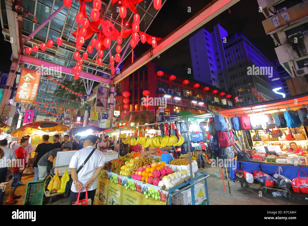 People visit Chinatown in Kuala Lumpur Malaysia Stock Photo - Alamy