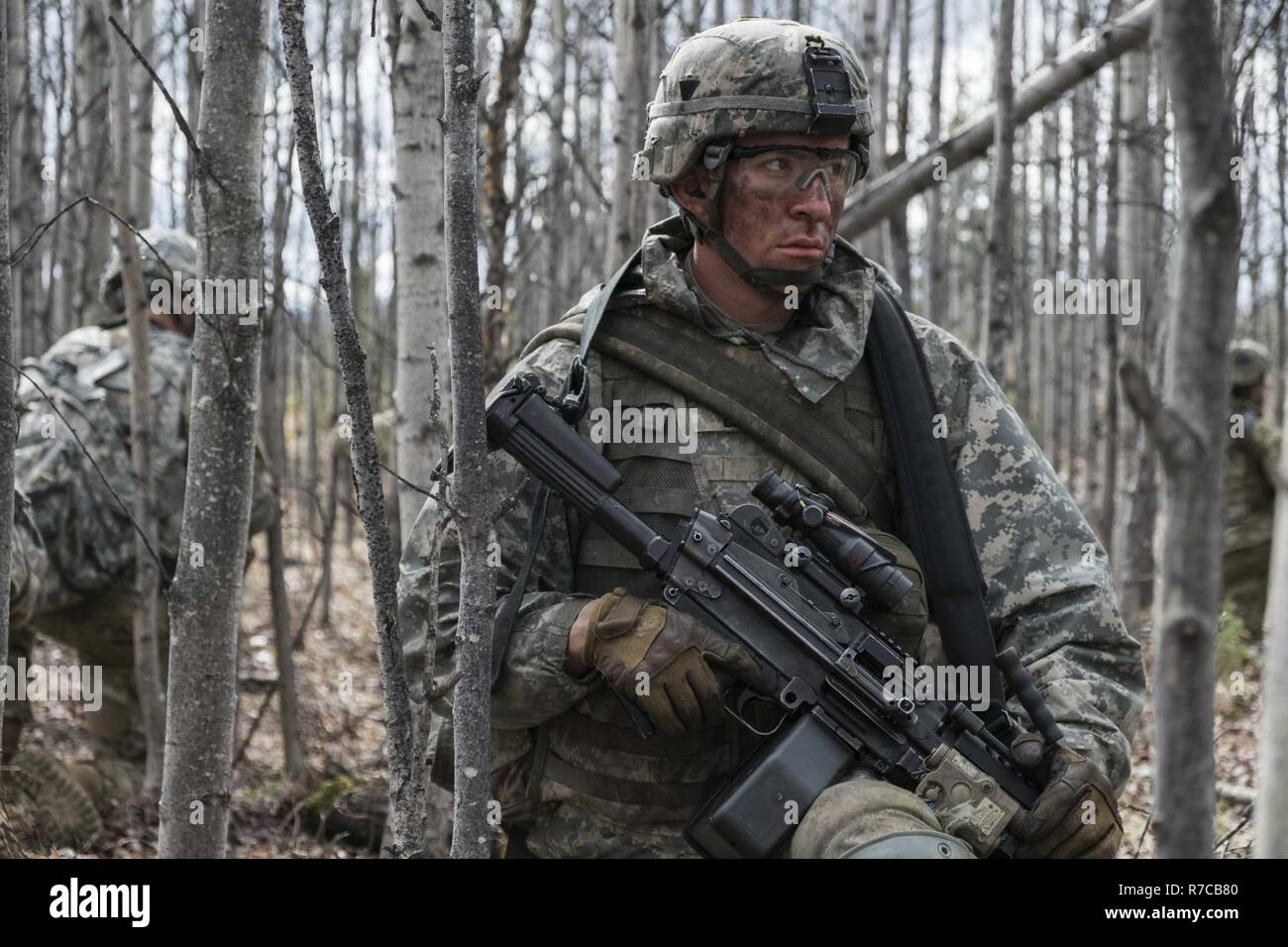 A machine gunner with 6th Brigade Engineer Battalion, 4th Infantry ...