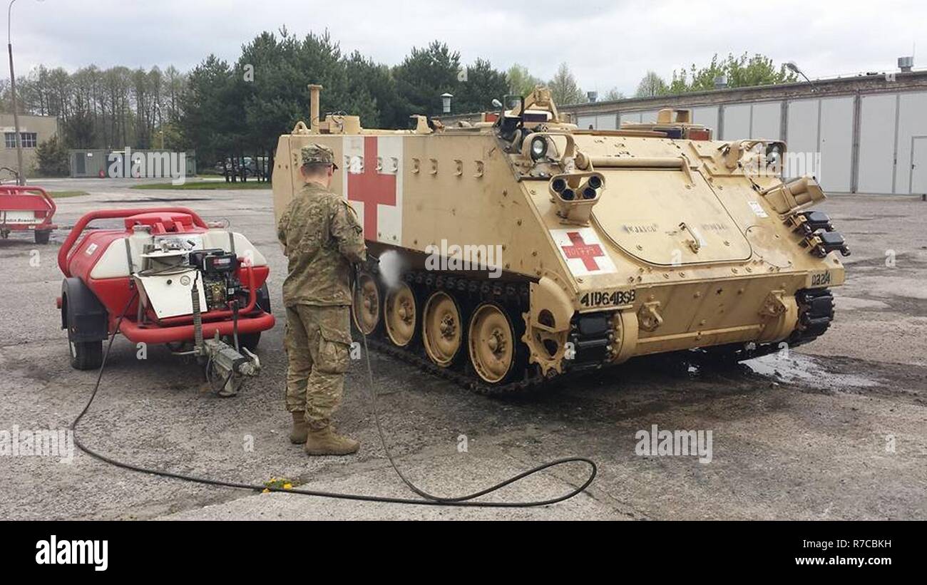 A U.S. Army Soldiers with Company C, 64th Brigade Support Battalion ...