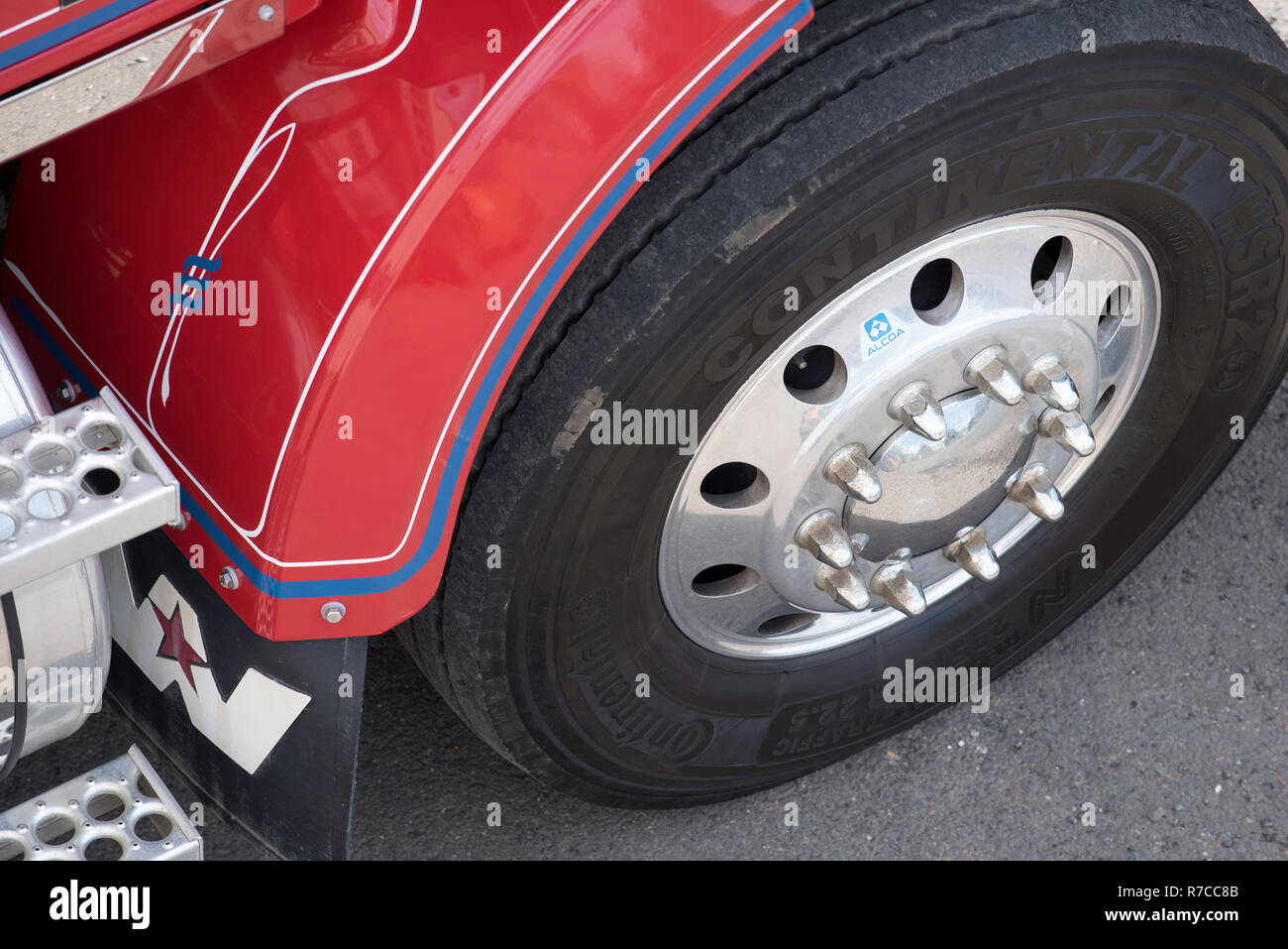 18 wheeler engine hi-res stock photography and images - Alamy