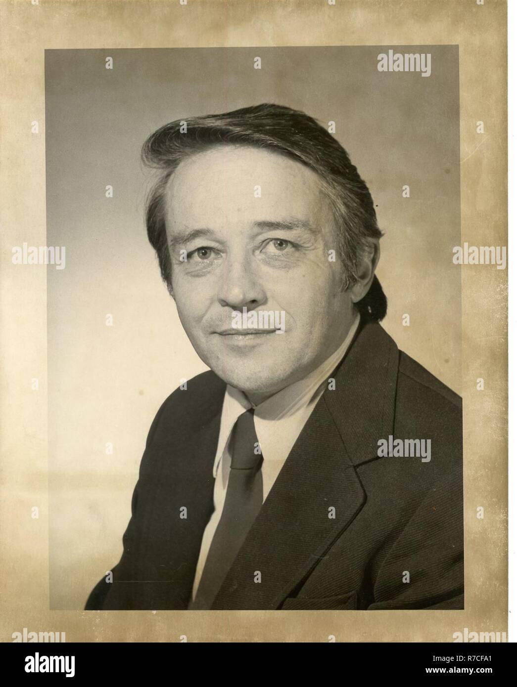 BILL MCINTYRE LOOKING INTO THE CAMREA Stock Photo - Alamy