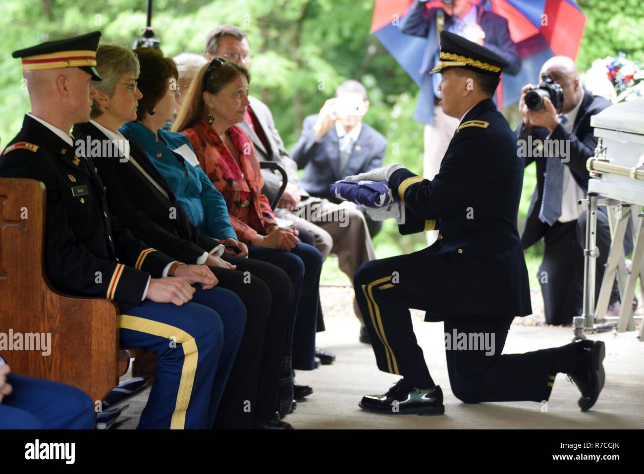 U.s. army corps of engineers flag hi-res stock photography and images ...