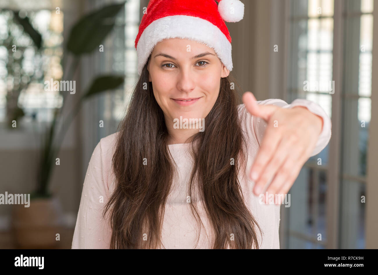 Santa claus shaking hands hi-res stock photography and images - Alamy