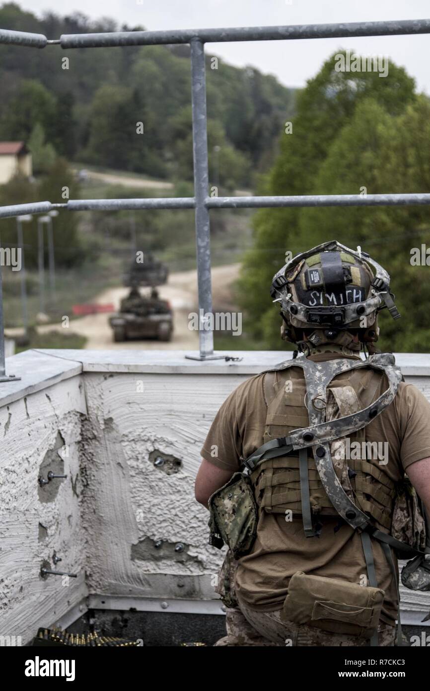 A U.S. Naval Special Warfare operator from Special Operations Command ...
