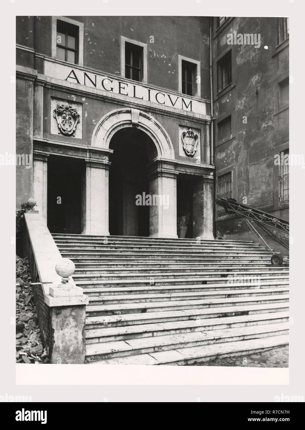 Ponteficio ateneo angelicum hi-res stock photography and images - Alamy