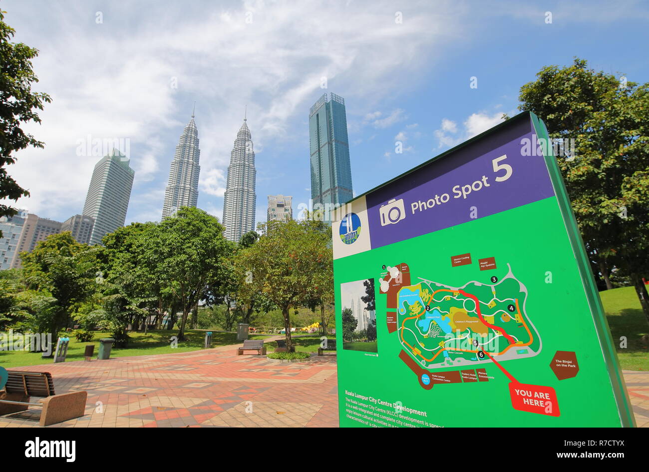Petronas towers green park hi-res stock photography and images - Alamy