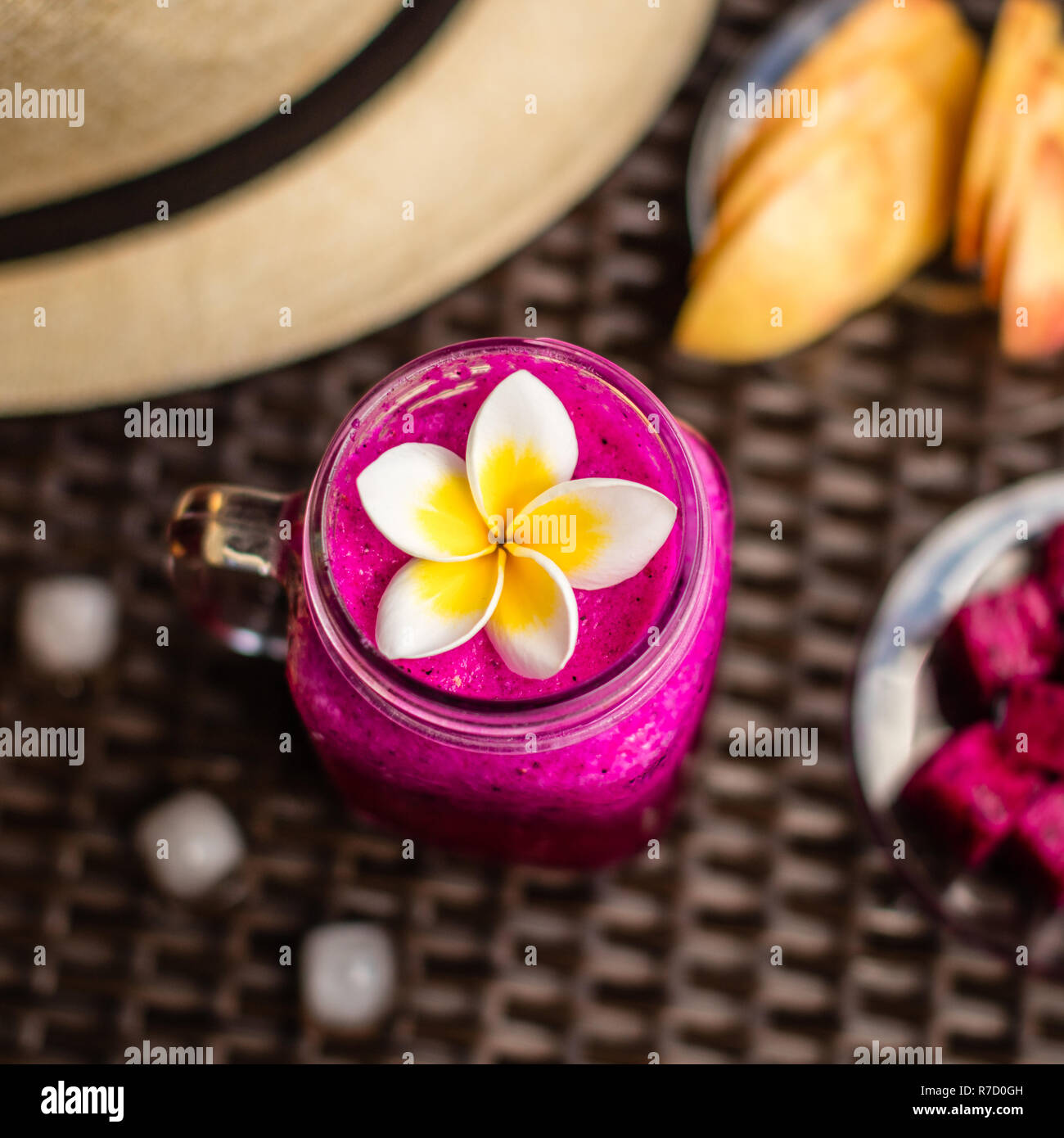 Apple dragon hi-res stock photography and images - Alamy