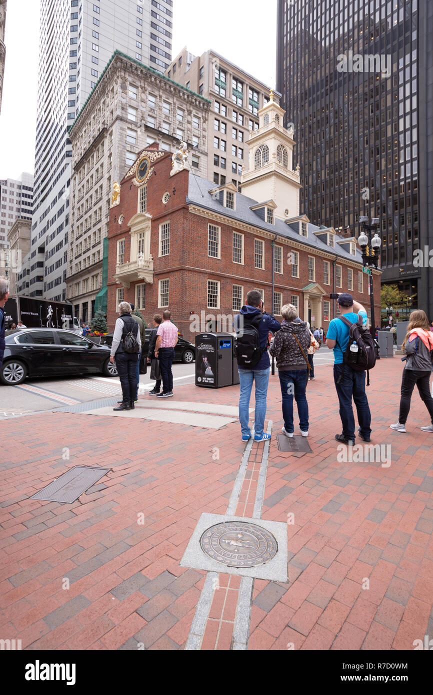 Pavement medallion hi-res stock photography and images - Alamy