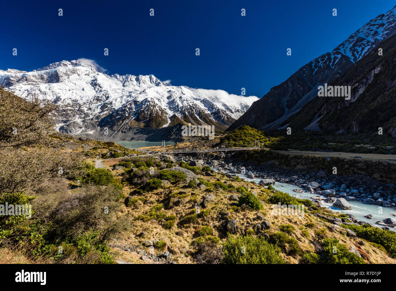 Mouintains in Hooker Valley Track in Aoraki National Park, New Zealand ...
